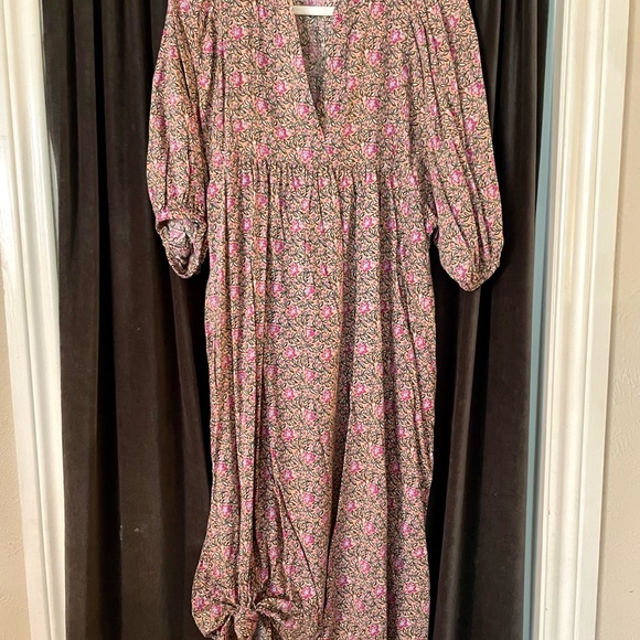 Universal Thread | Dresses | Universal Thread Floral Dress With Pink ...